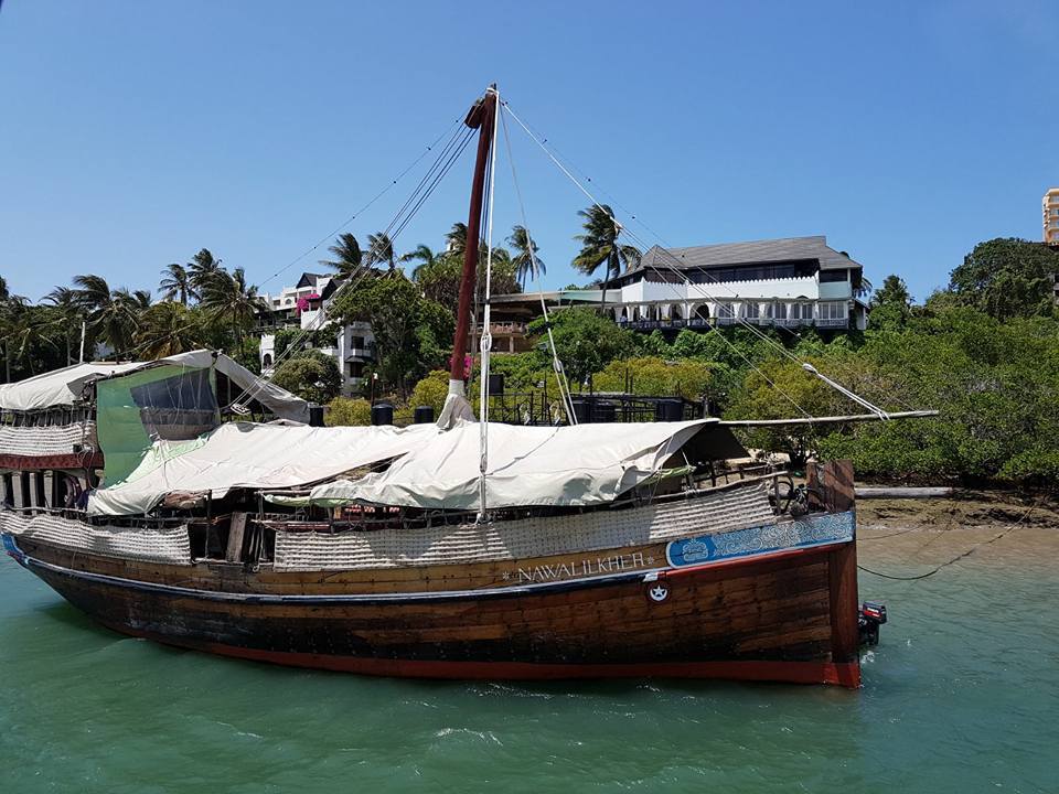 Sail And Eat Aboard The Tamarind Dhow On The Island Of | Trip101