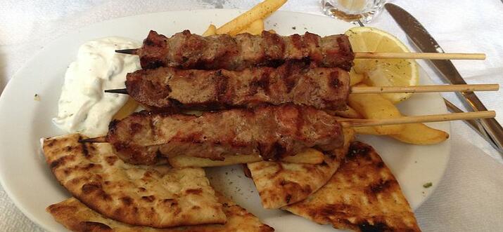 Top 6 plats traditionnels en Grèce à ne jamais manquer | Trip101