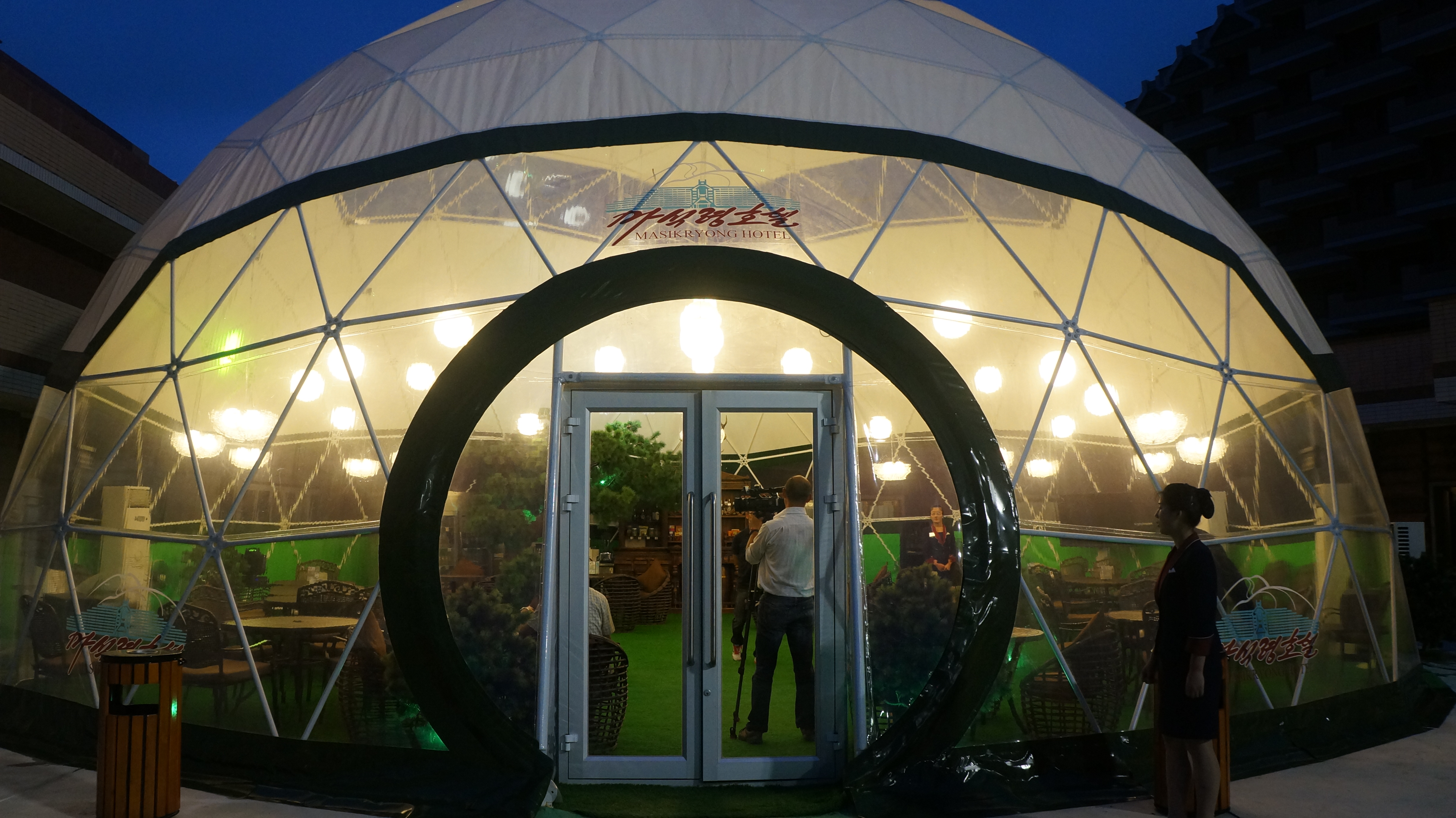 Glass igloo | Trip101