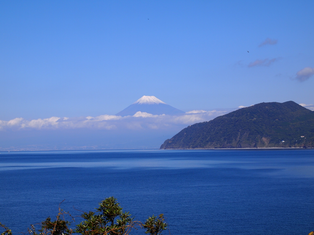 Have a relaxing time at Suishotei in Toi Onsen, where many famous ...