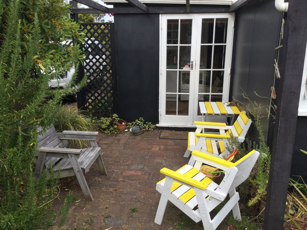 10 Handpicked Bookabach Holiday Homes In Waikanae, New Zealand | Trip101