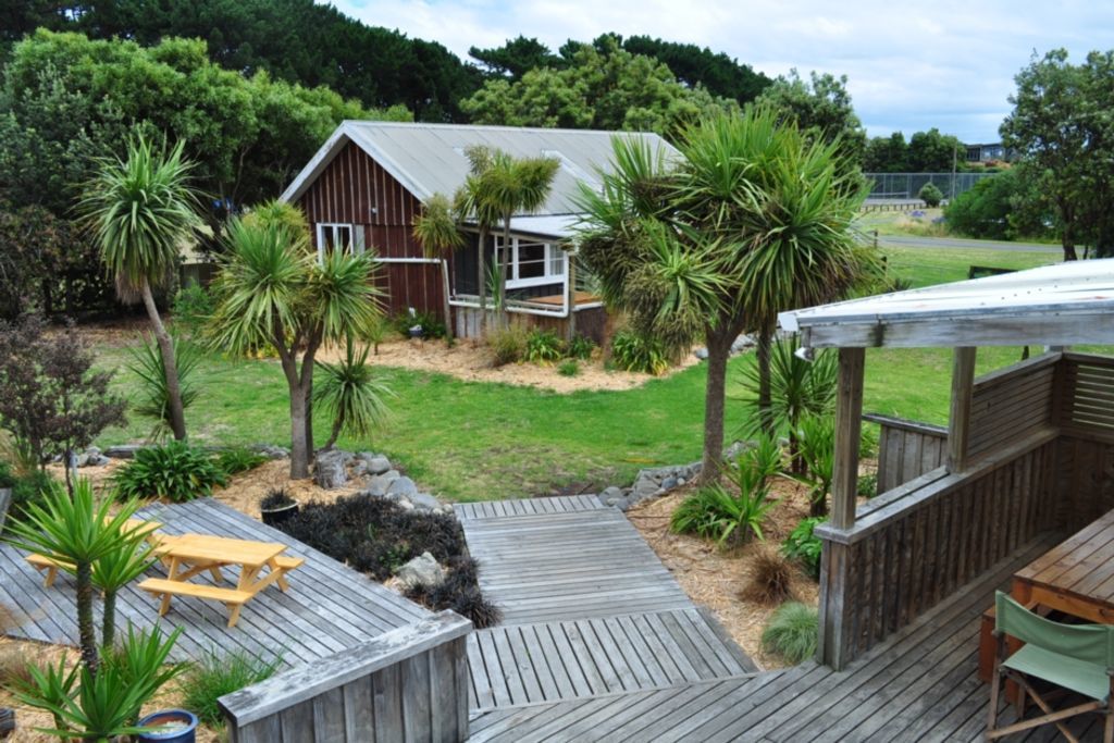 Top 10 Bookabach Holiday Homes On Waitarere Beach, New Zealand ...