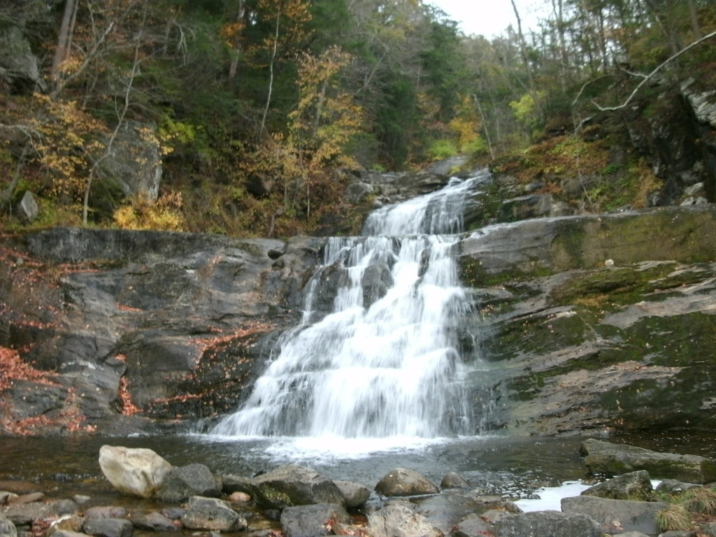Top 11 Waterfall Hikes In Connecticut, USA | Trip101