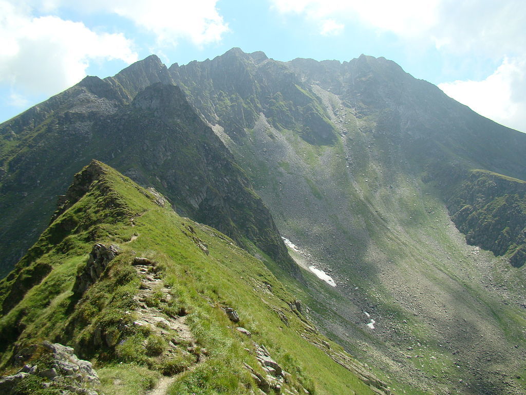 5 Handpicked Mountains To Climb In Romania For All Fitness Levels ...