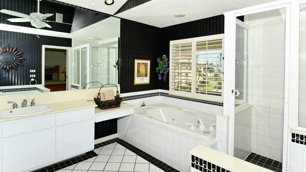 16 Vrbo Vacation Rentals On The Island Of Siesta Key - Updated 2024 ...