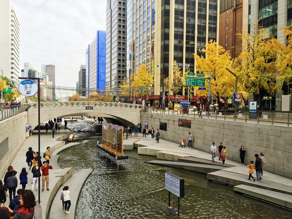 A Guide To Cheonggyecheon Stream | Trip101