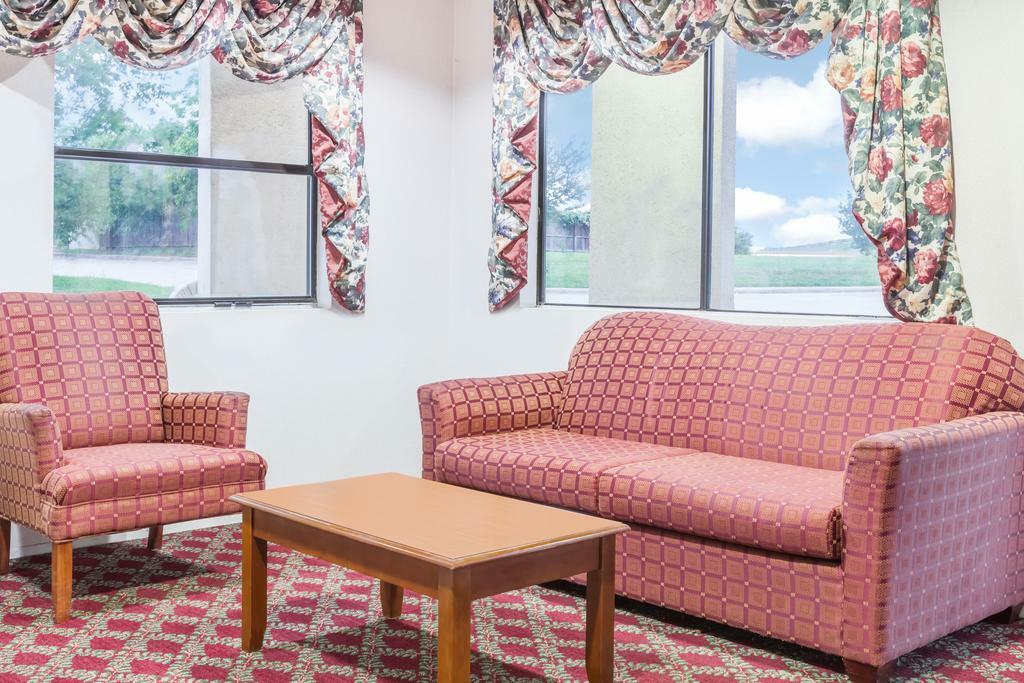 Where To Stay In Denton, Texas: 8 Hotels & Vacation Rentals - Updated ...