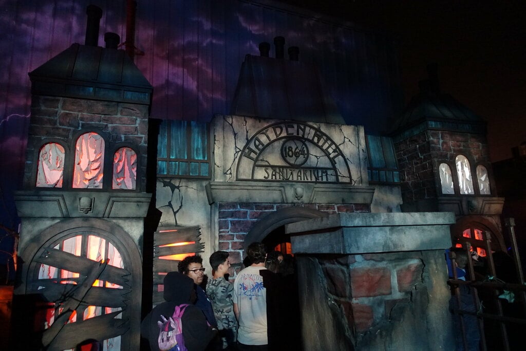 13 Best Horror Theme Parks In The World - Updated 2023 | Trip101