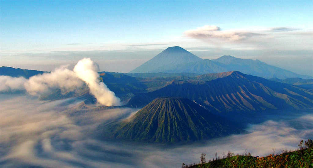 15 Best Mountains To Climb In Indonesia - Updated 2025 | Trip101