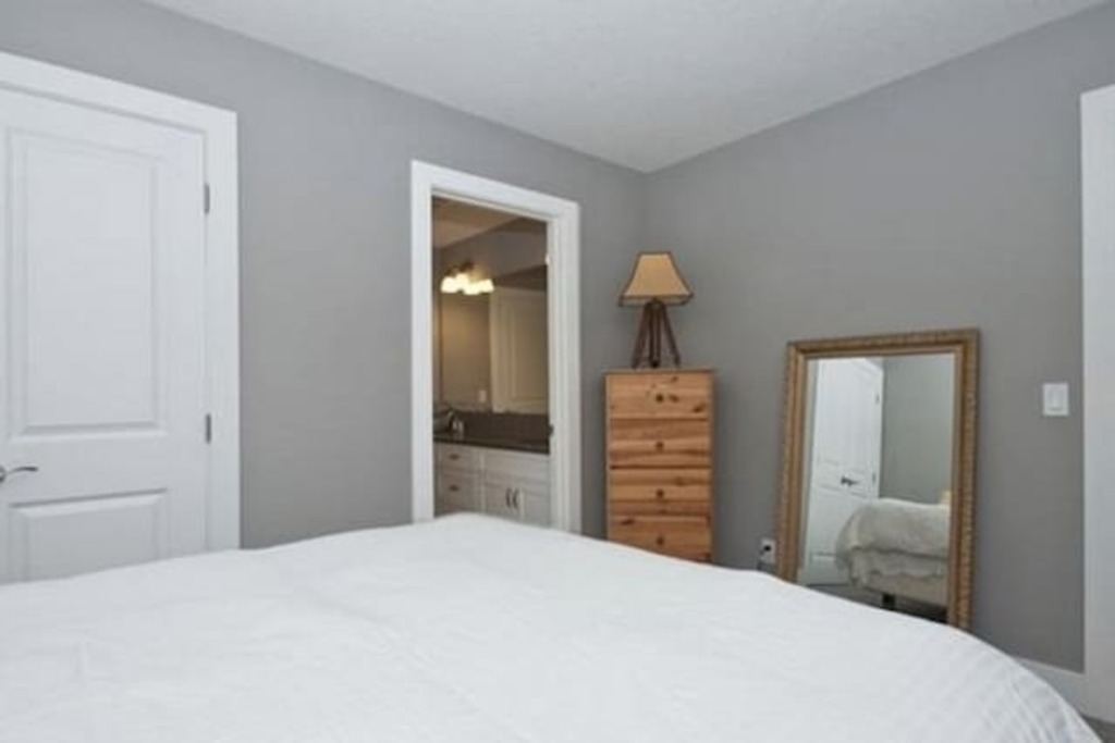 Top 14 Airbnb Vacation Rentals In Okotoks, Canada - Updated 2025 | Trip101